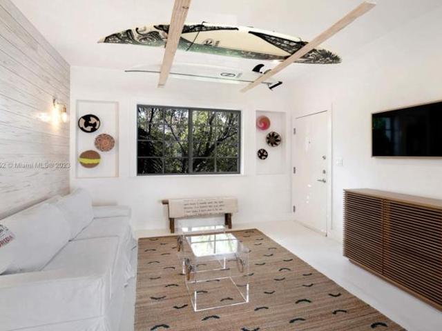 911 3rd St #6, Miami Beach, FL 33139