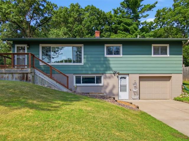 911 16th St SE, Menomonie, WI 54751