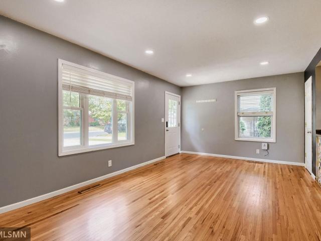 911 5th Street W