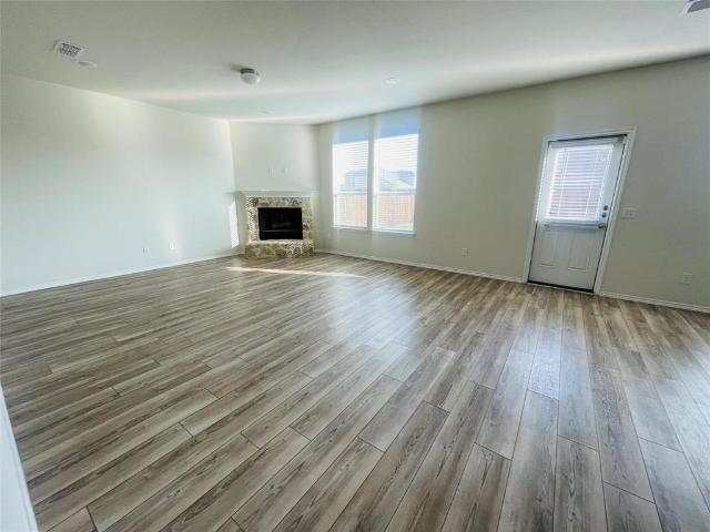 911 Cormorant Street
