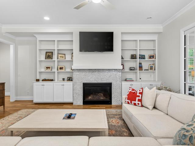 911 Canterbury Road