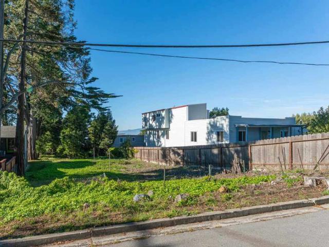 911 Clark Pl