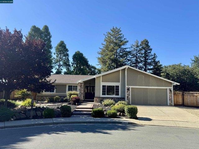 911 Berendsen Ct, Clayton, CA 94517
