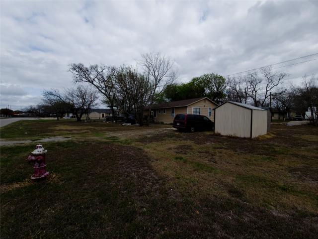 911 Brazos St, Lockhart, TX 78644 | MLS #5476 | Compass