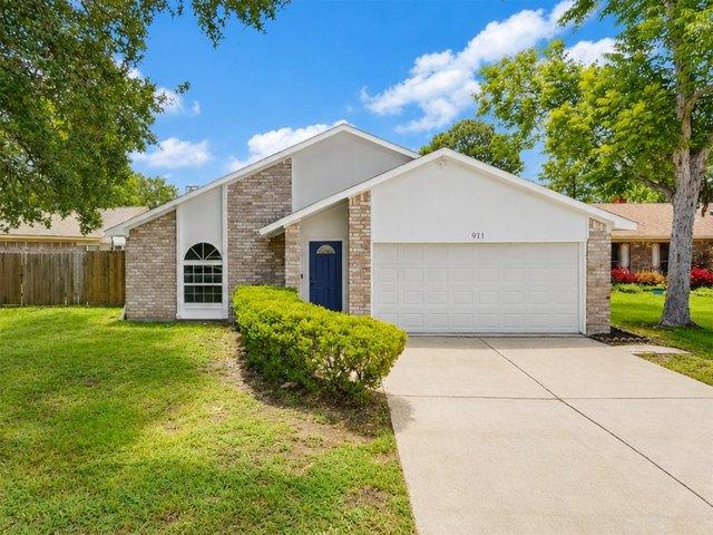 911 Golden West Dr, Katy, TX 77450