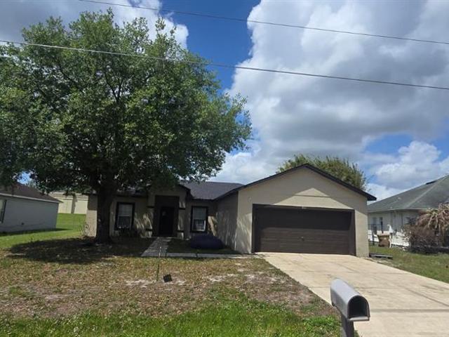911 Gloucester Ct, Kissimmee, FL 34758 | MLS #S5147 | Compass