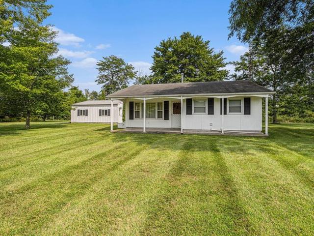 911 Dragon Shores Dr, Coldwater, MI 49036