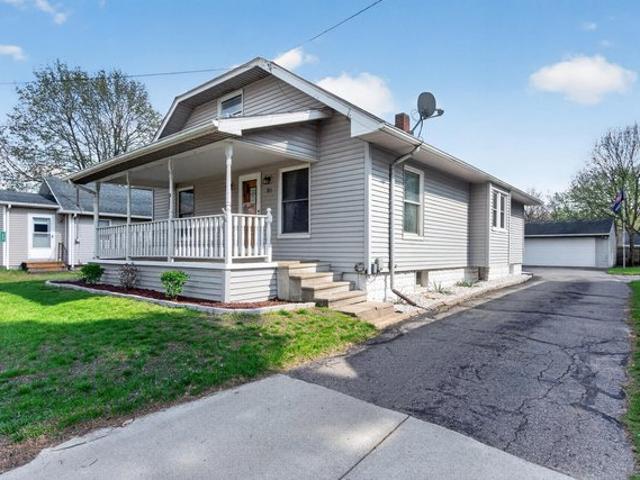911 E McDevitt Ave, Jackson, MI 49203