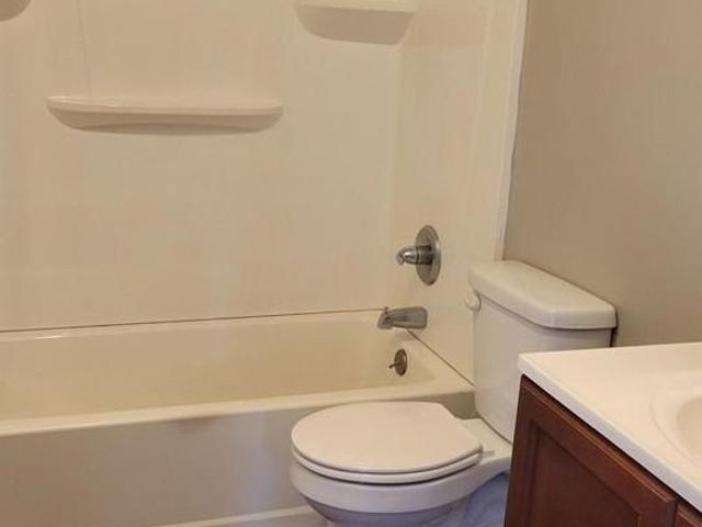 911 E. Quincy Duplex 2 Bedroom Apartment for Rent at 911 E Quincy St, Pittsburg, KS 66762