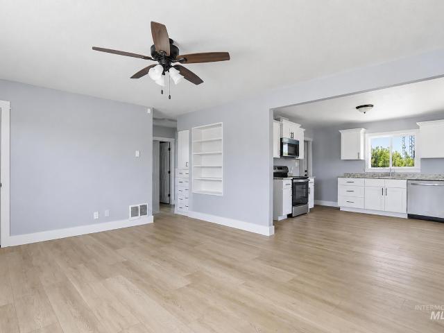 911 Eastland Dr