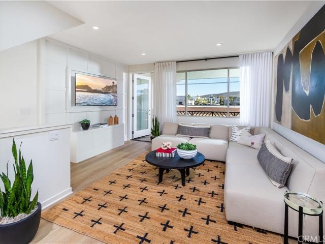 911 Estrella Road