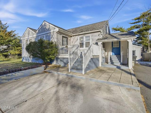 911 Florence Ave, Pleasantville, NJ 08232