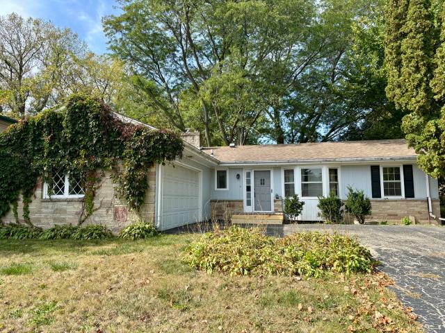 911 Kenmore Rd, Rockford, IL 61108 | MLS #12487 | Compass