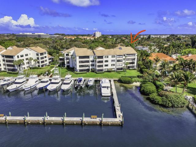 911 Oak Harbour Dr, Juno Beach, FL 33408 | MLS #R11169