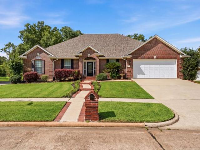 911 Oak Leaf St, La Porte, TX 77571