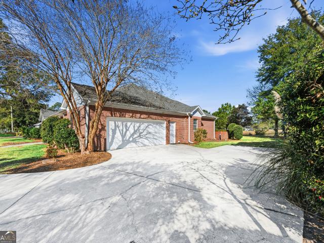 911 Larkspur Lane