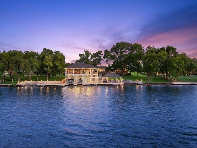 911 Legends Pkwy, Kingsland, TX 78639