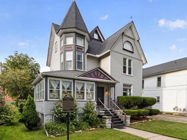 911 McKinley Ave, Bay City, MI 48708