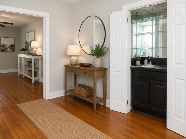 911 N Taylor Street