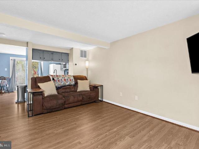 911 N Angel Valley Court