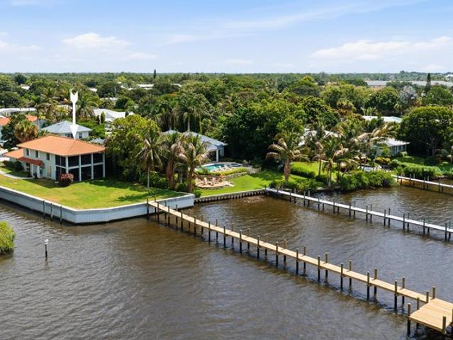 911 NW Sunset Ter, Stuart, FL 34994