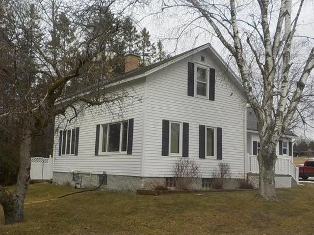 911 S 20th Pl, Sturgeon Bay, WI 54235