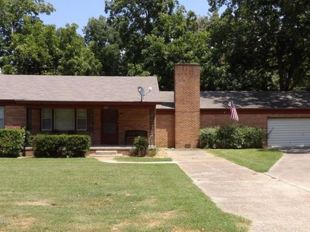 911 S Trotter St, Dermott, AR 71638