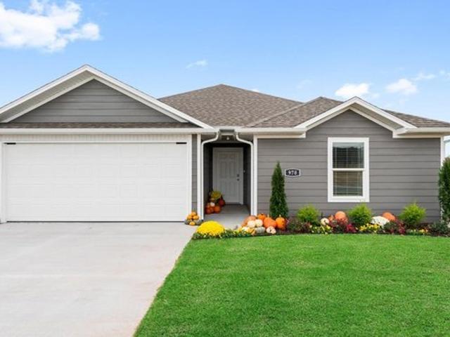 911 Sagely St, Prairie Grove, AR 72753