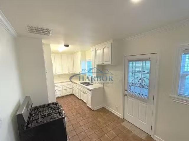 911 Sartori Ave, Unit Unit A Condos in Torrance, CA