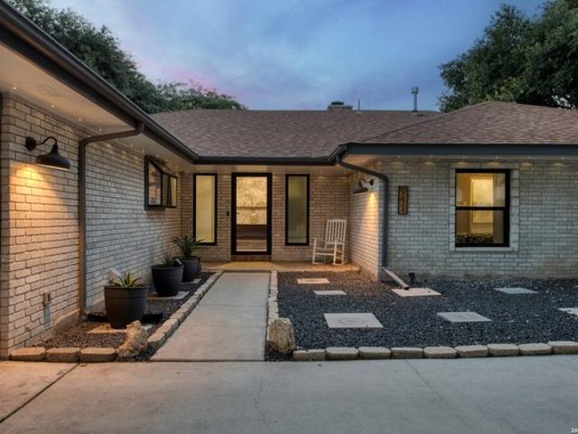 911 Silver Spruce St, San Antonio, TX 78232