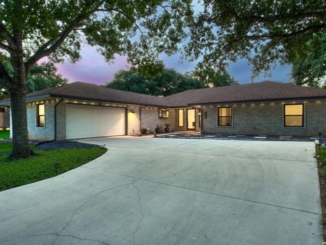 911 Silver Spruce St, San Antonio, TX 78232