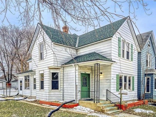 911 Sims Ave, Saint Paul, MN 55106