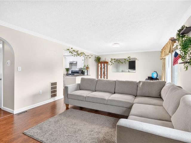 911 Sunset Cir