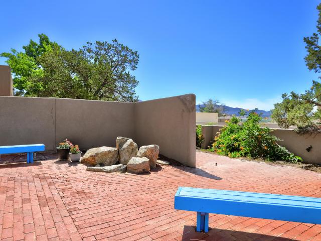 911 Palmas Altas Drive SE