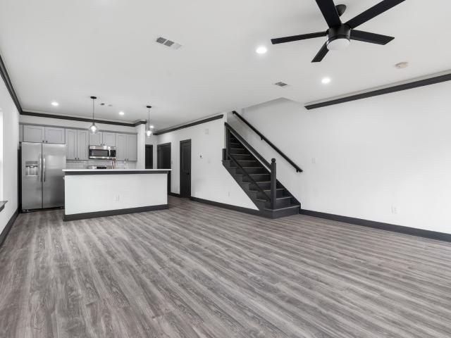 911 Panama Boulevard