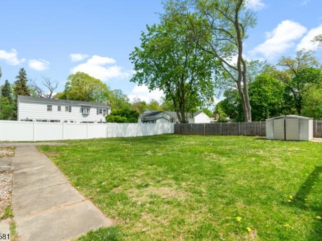911 Plainfield Ave