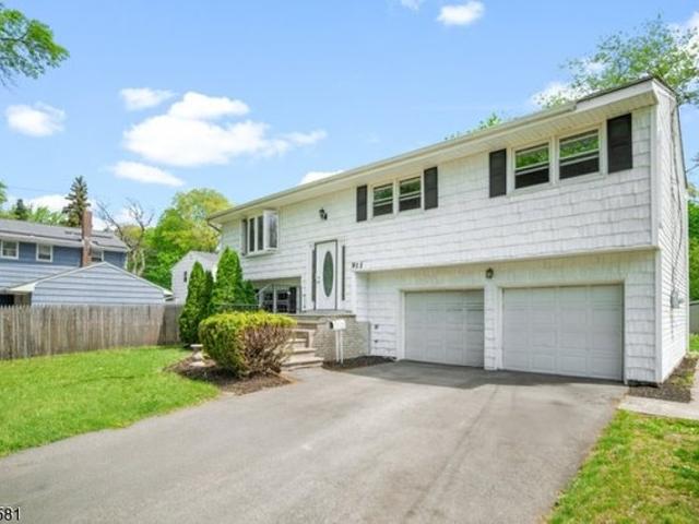 911 Plainfield Ave, Plainfield, NJ 07060