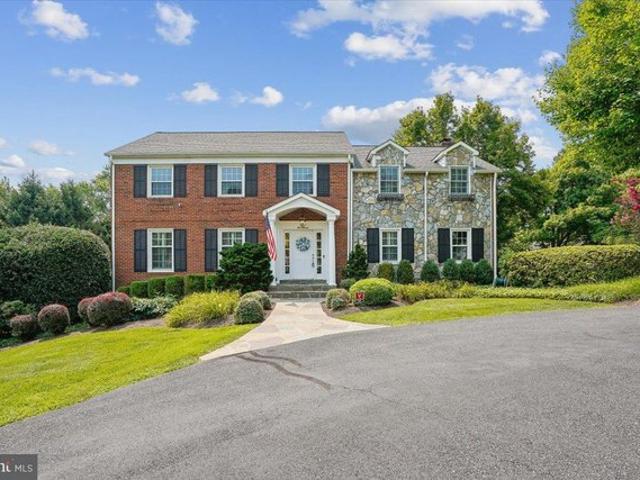 911 Rail Ct, McLean, VA 22102