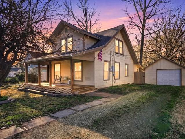 911 W 3rd Ave, El Dorado, KS 67042