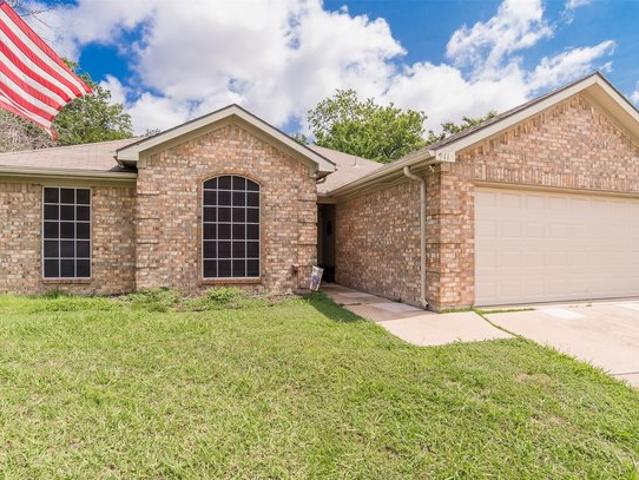 911 W Lynn Creek Dr, Arlington, TX 76001