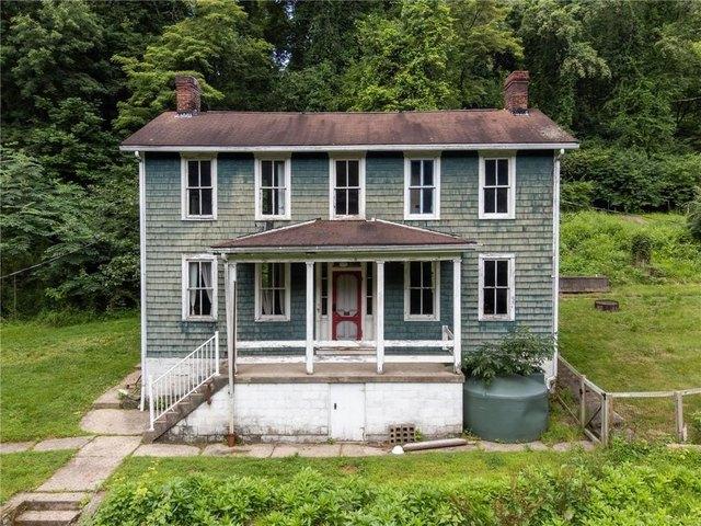 911 Whitten Hollow Rd, New Kensington, PA 15068