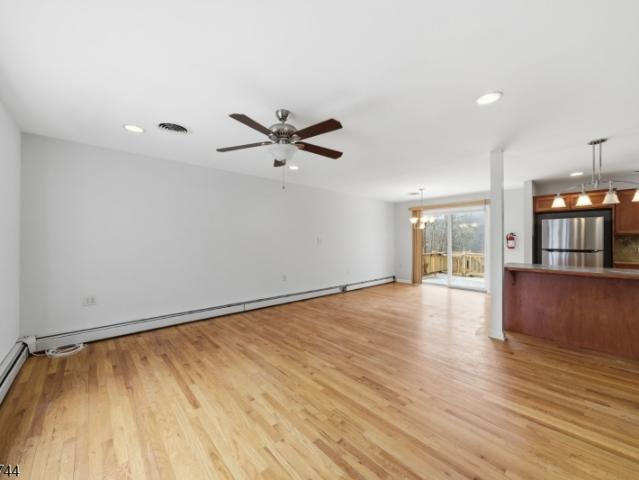 911 Upper Dr