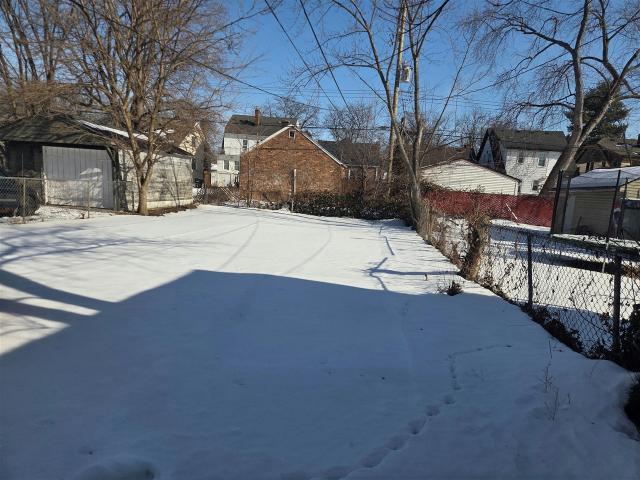 9124 Manor