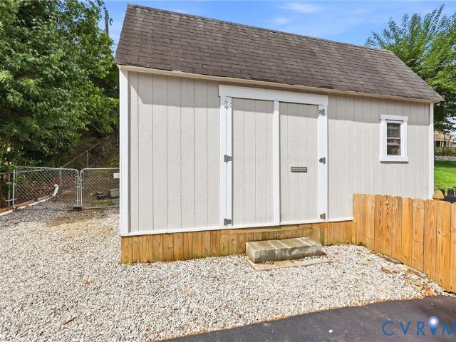 9125 Farmington Drive