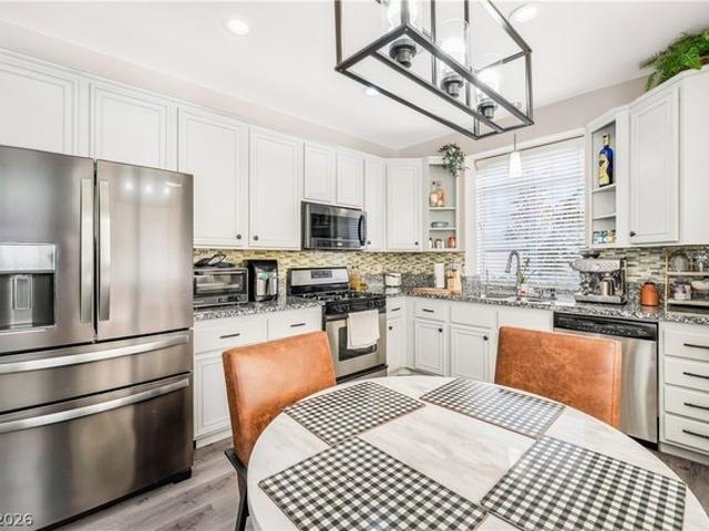 9125 Hampstead Ave, Las Vegas, NV 89145