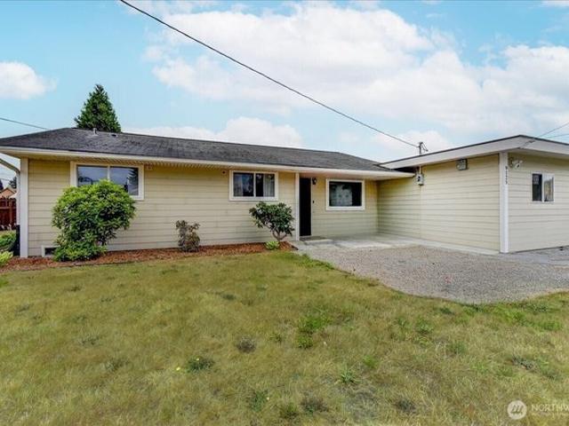 9125 48th Dr NE, Marysville, WA 98270