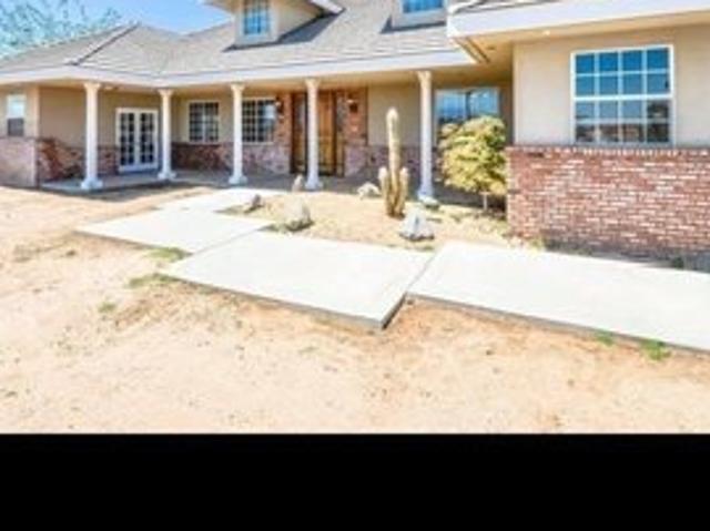 9126 Kittering Rd, Oak Hills, CA 92344