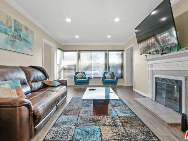 9127 S 6th Ave, Inglewood, CA 90305