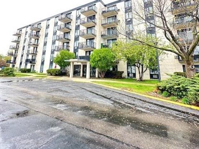 9128 W Terrace Dr Apt 4F, Niles, IL 60714