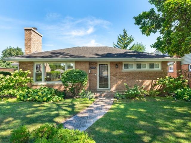 9129 Mango Ave, Morton Grove, IL 60053